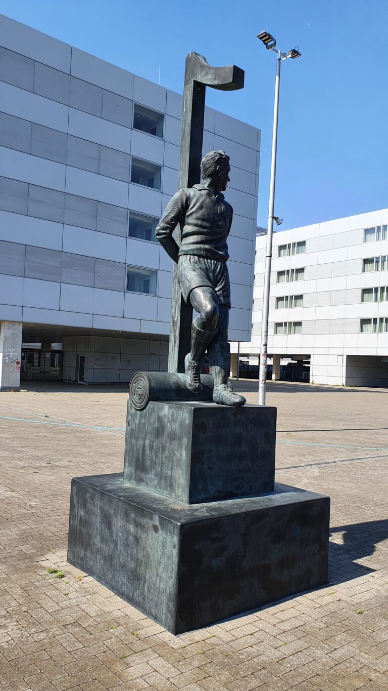 Toni Turek: Teufelskerl und Fußballgott | Düsseldorf entdecken